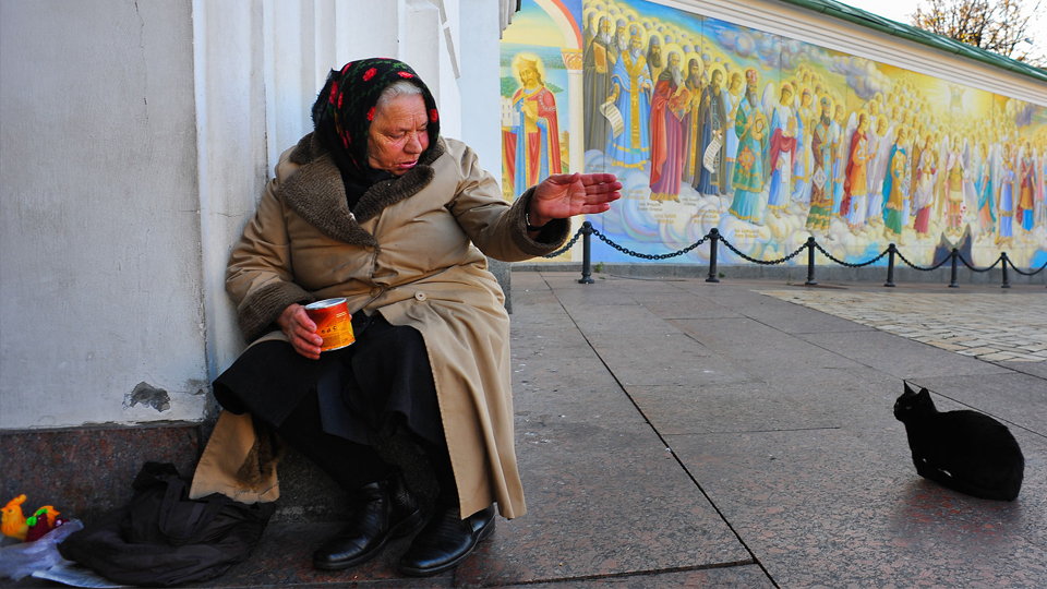 10 tips for families to fight poverty | SoundVision.com